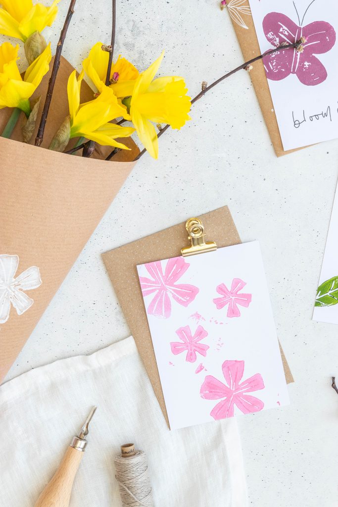 Linoldruck: Frühlingshafte Postkarten gestalten