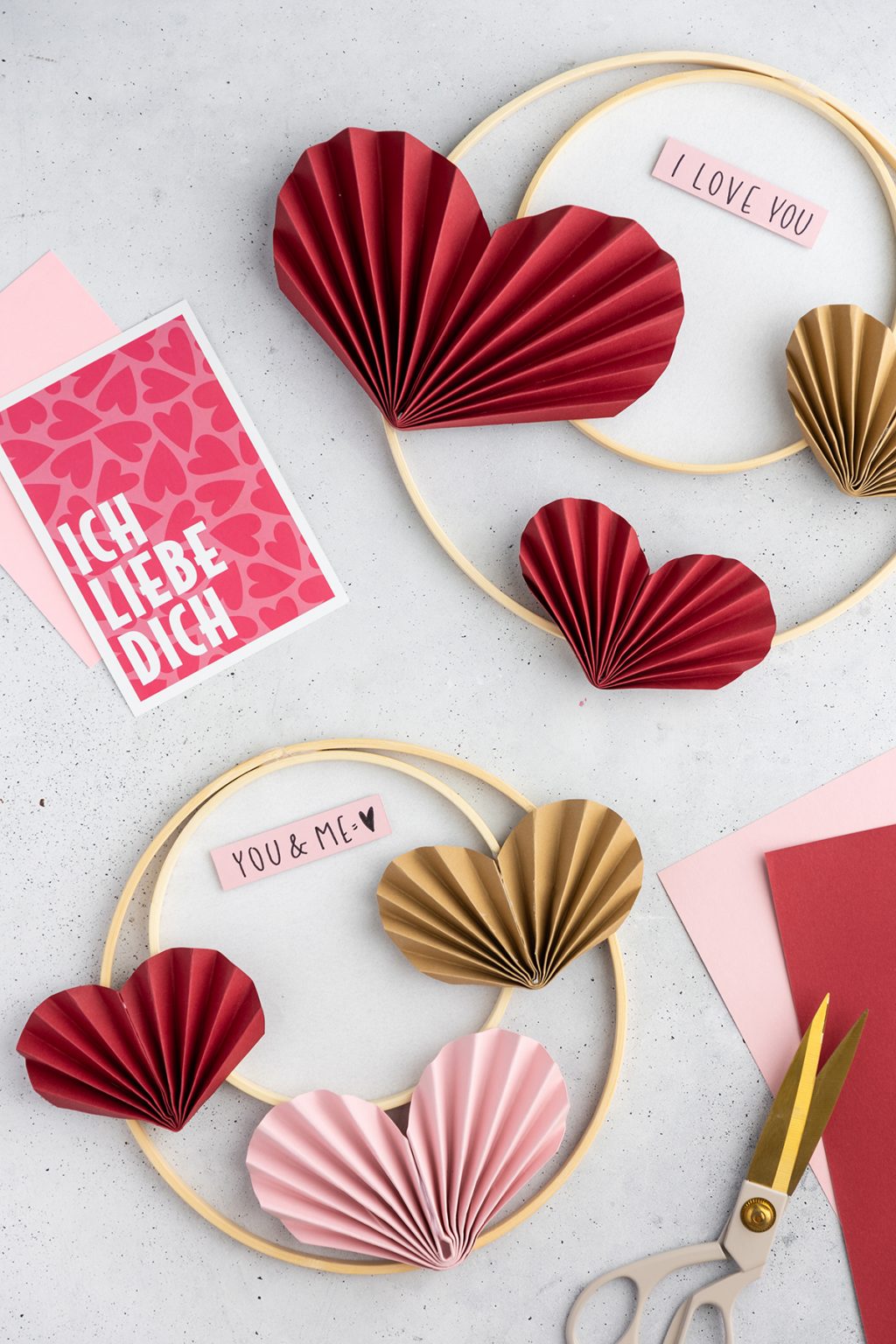 DIY Valentinstag-Deko: Romantische Herzkunst aus Papier